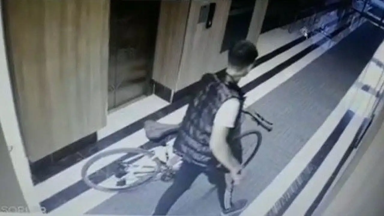 Ellerine ne geçtiyse çaldılar Görsel