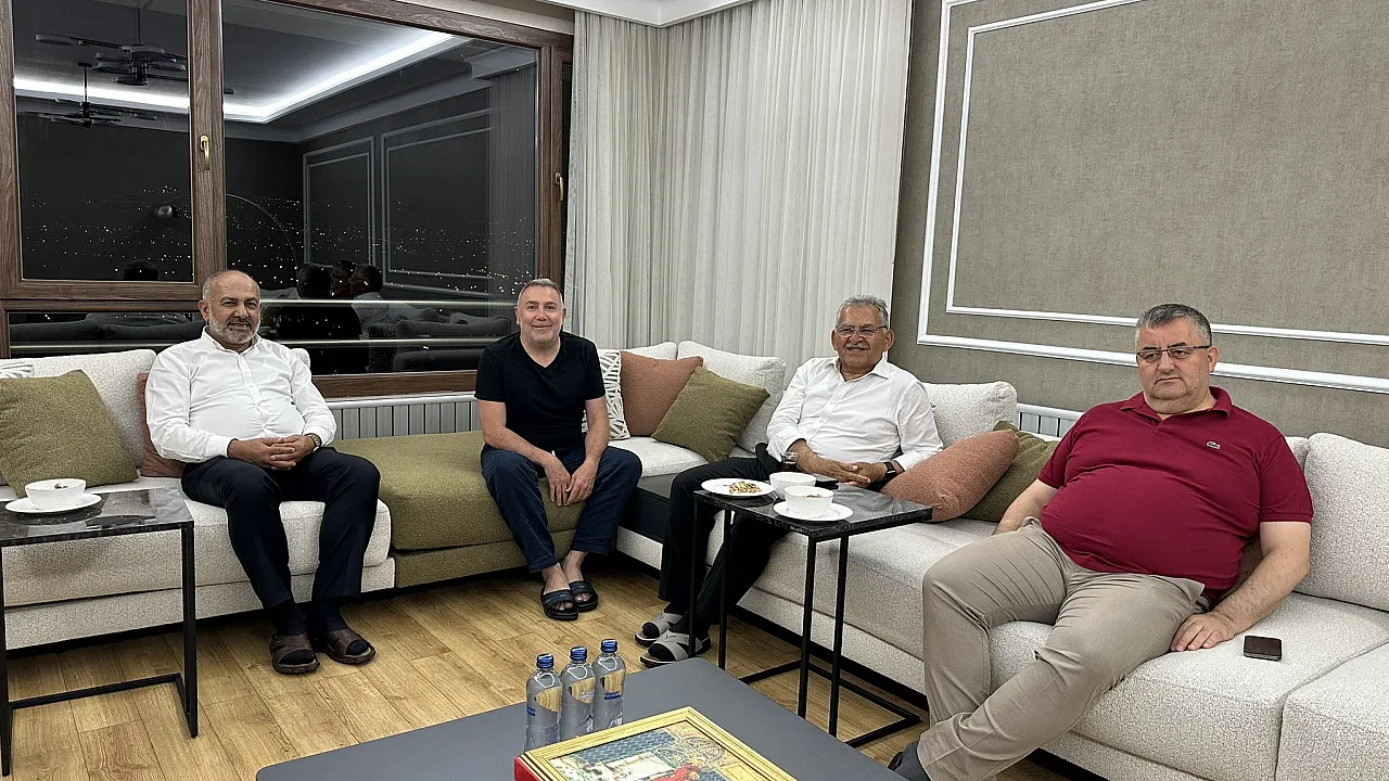 Erciyes Anadolu Holding CEO'sunun evinde buluştular! Bu bir ilk Erciyes Anadolu Holding CEO'sunun evinde buluştular! Bu bir ilk